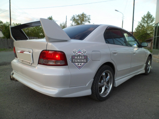 Накладка на задний бампер Dolphin Mitsubishi Galant 8